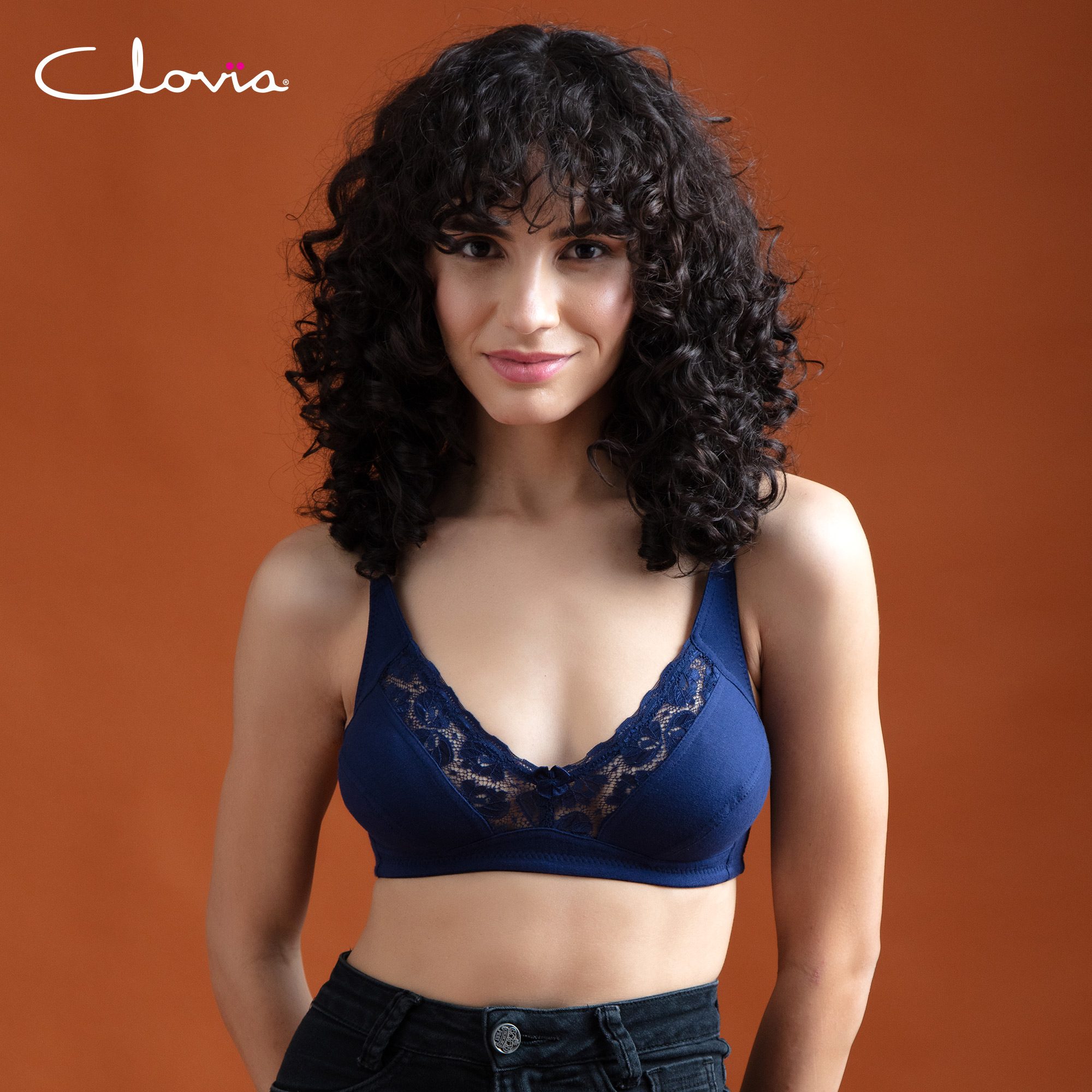 Push up bra vs normal bra - 5 key Differences | Clovia