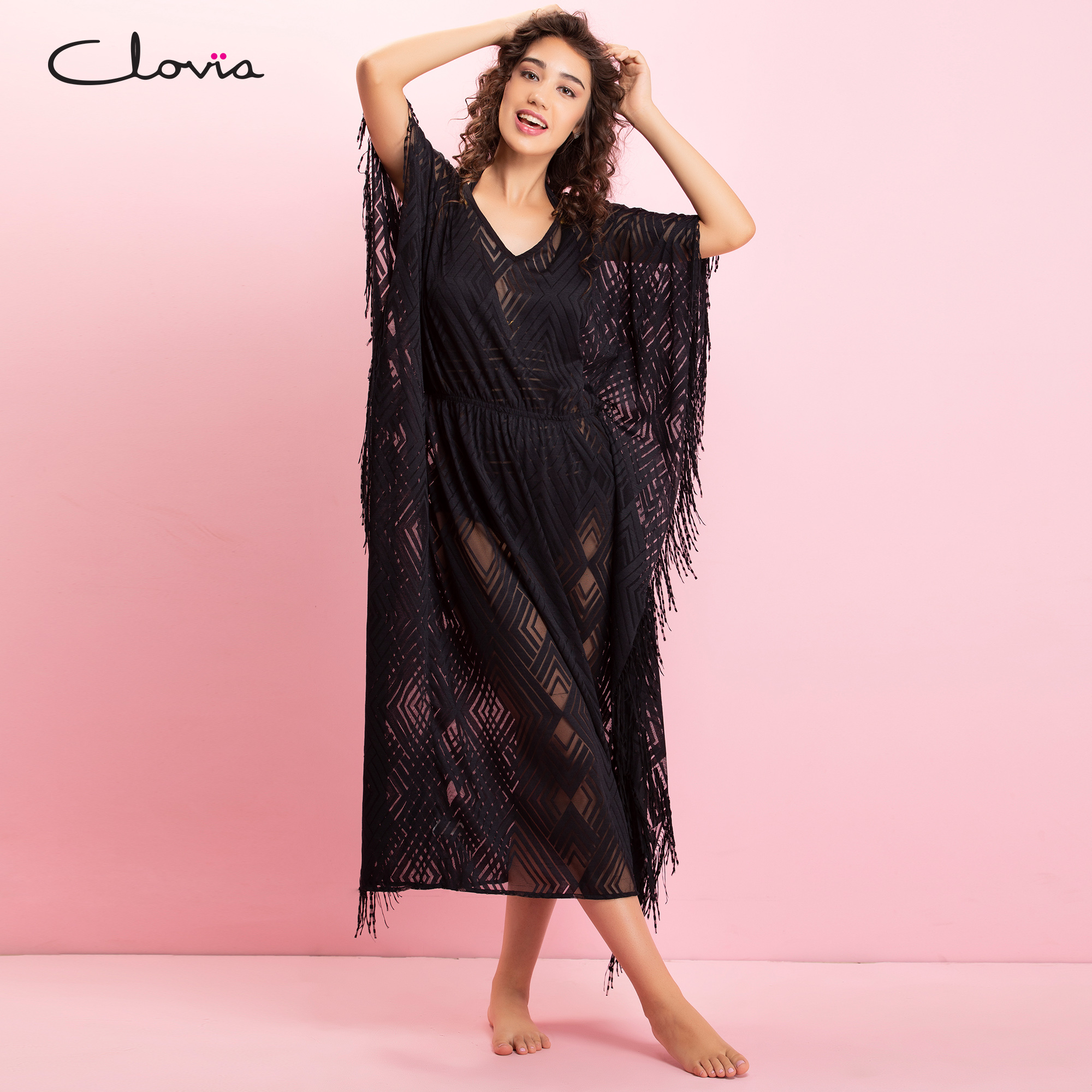 How To Dress For A Pool Party | Clovia Blog